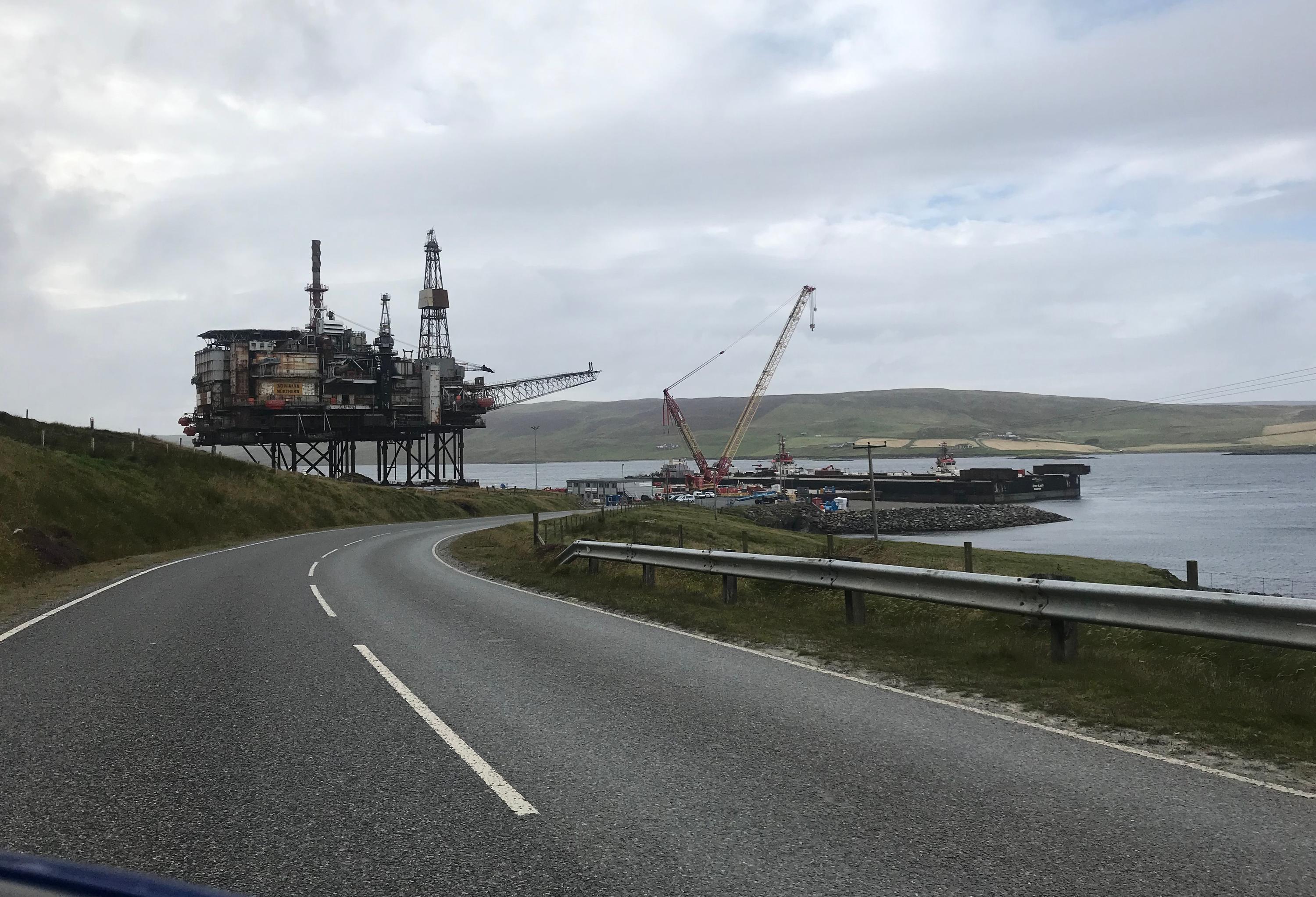 Ninian Northern Rig Arrives for Decommissioning | Veolia UK